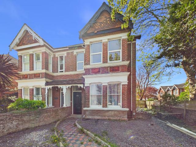 Belsize Road, Worthing BN11, 2 bed flat to rent, £1,500 pcm | PrimeLocation