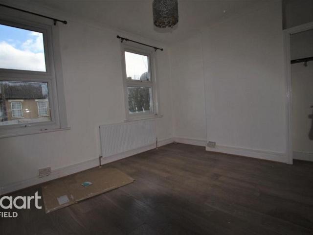 Bertram Road, Enfield 3 bed terraced house to rent £2,100 pcm £485 pw