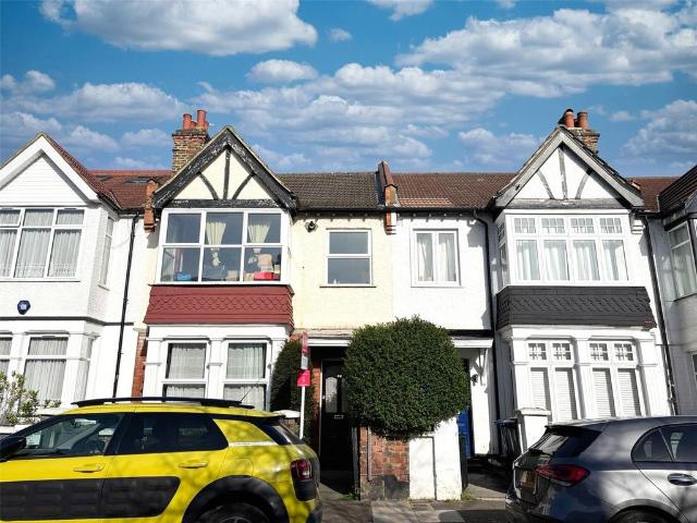 Bertram Road, London NW4 2 bed flat to rent £1,750 pcm £404 pw