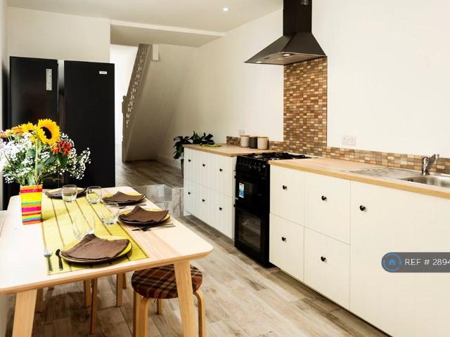 Bertram Street, Cardiff, CF24 4 bed detached house to rent £2,050 pcm £473 pw