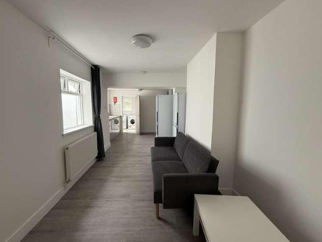 Bertram Street, CF24