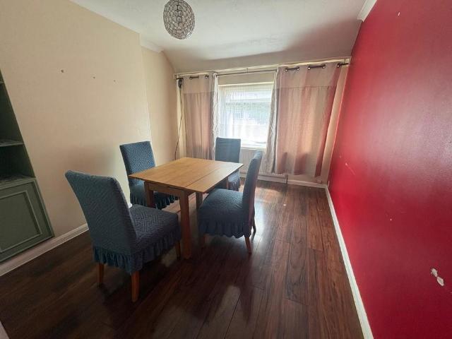 Berwick Avenue, Hayes 2 bed apartment to rent £1,800 pcm £415 pw