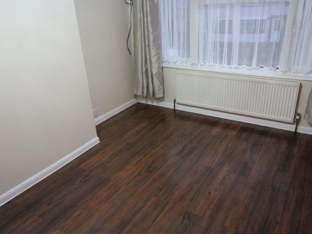 Berwick Avenue, Hayes UB4, 2 bed flat to rent, £1,800 pcm | PrimeLocation