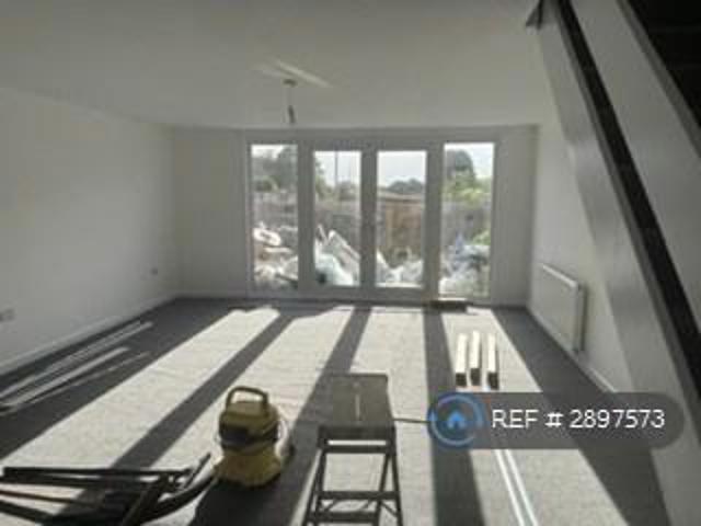 Berwick Drive, Milton Keynes, MK3 3 bed terraced house to rent £1,495 pcm £345 pw