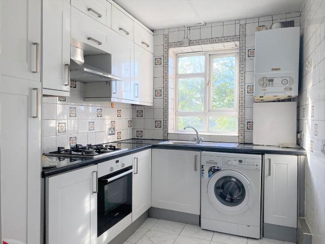 Berwick House, The Grange, London N2, 2 bed flat to rent, £1,700 pcm | PrimeLocation