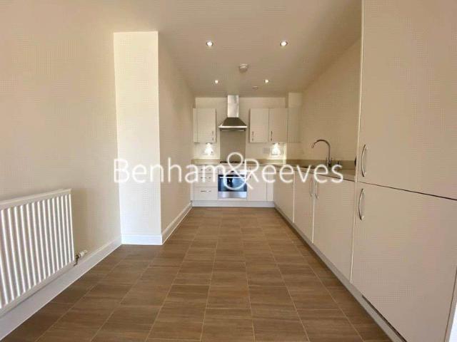 Berwick Place, Trumpington. 1 bed apartment to rent £1,650 pcm £381 pw