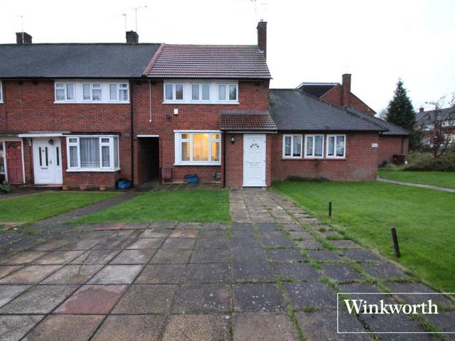Berwick Road, Borehamwood. 3 bed terraced house to rent £2,250 pcm £519 pw