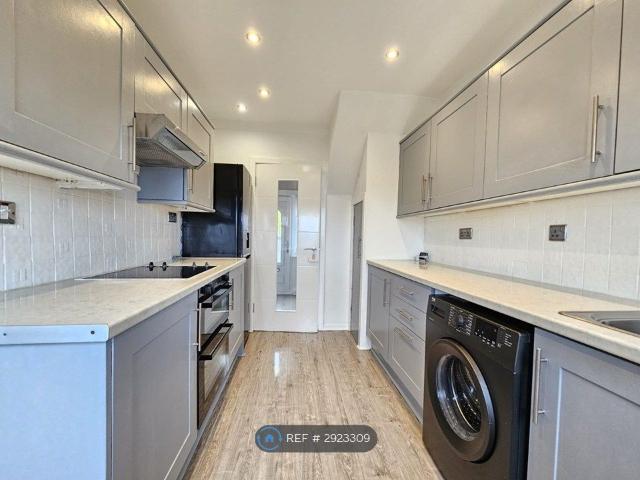 Berwick Road, Port Glasgow PA14, 2 bed terraced house to rent, £860 pcm | PrimeLocation