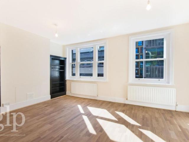 Berwick Street, Soho, W1F Studio to rent £2,210 pcm £510 pw