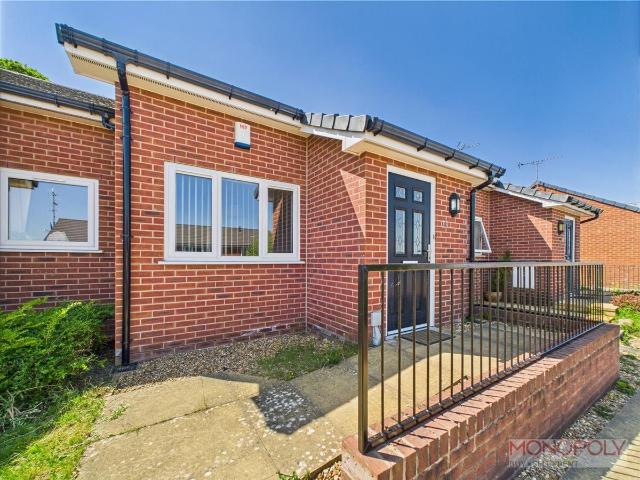 Berwig Court, Coedpoeth LL11, 2 bed terraced bungalow to rent, £875 pcm | PrimeLocation