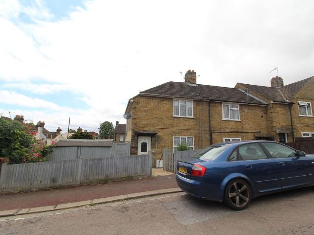 Berber Road, Rochester, Kent ME2, 3 bed end terrace house to rent, £1,300 pcm | PrimeLocation
