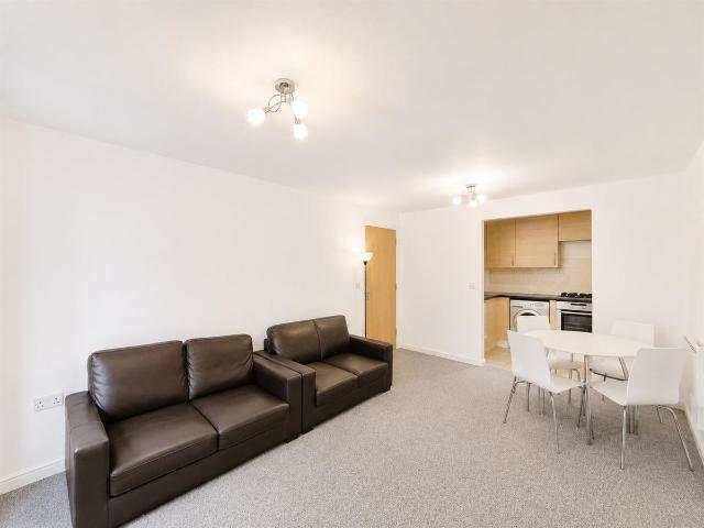 Berberis House, Highfield Road, Feltham TW13, 1 bed flat to rent, £1,300 pcm | PrimeLocation