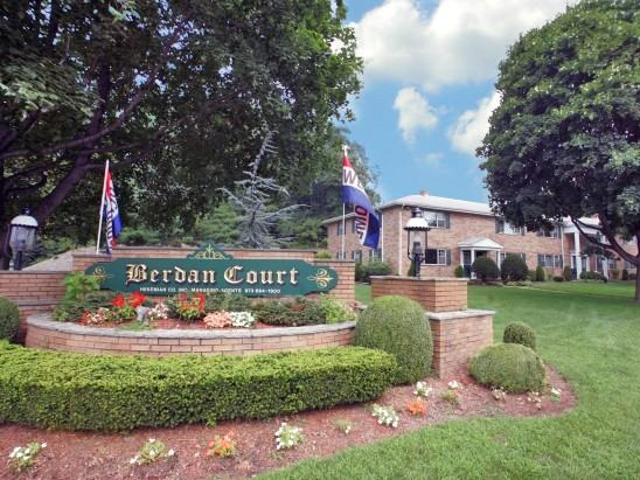 Berdan Court 2 Bedroom Apartment for Rent at 2 Hazen Ct, Wayne, NJ 07470