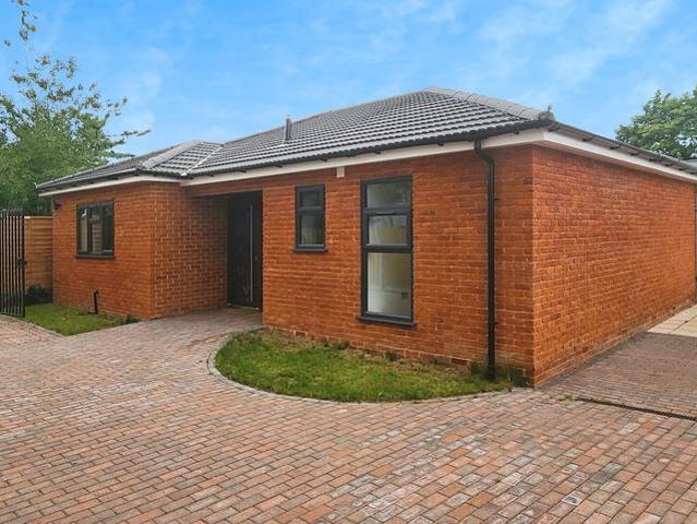 Berechurch Road, Colchester, CO2 3 bed bungalow to rent £2,400 pcm £554 pw