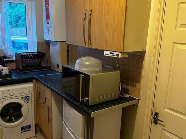 Berengers Court, Romford RM6, Studio to rent, £1,300 pcm | PrimeLocation