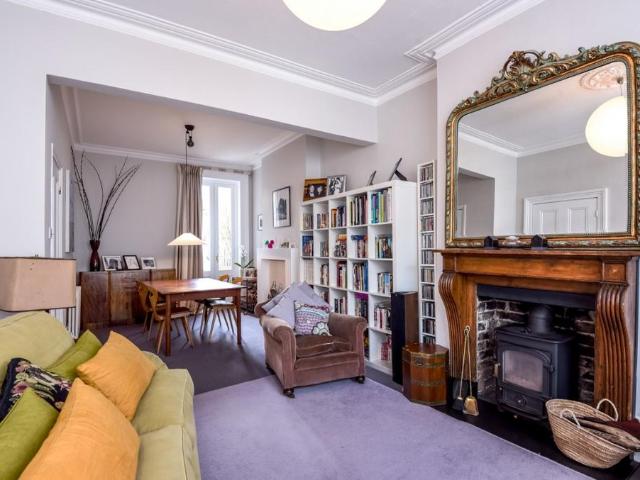Berens Road London NW10 5 bed flat to rent £4,400 pcm £1,015 pw