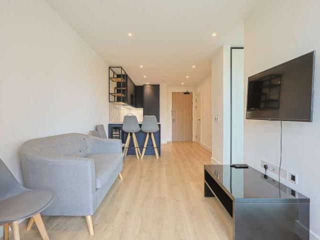 Beresford Ave, Wembley, HA0
