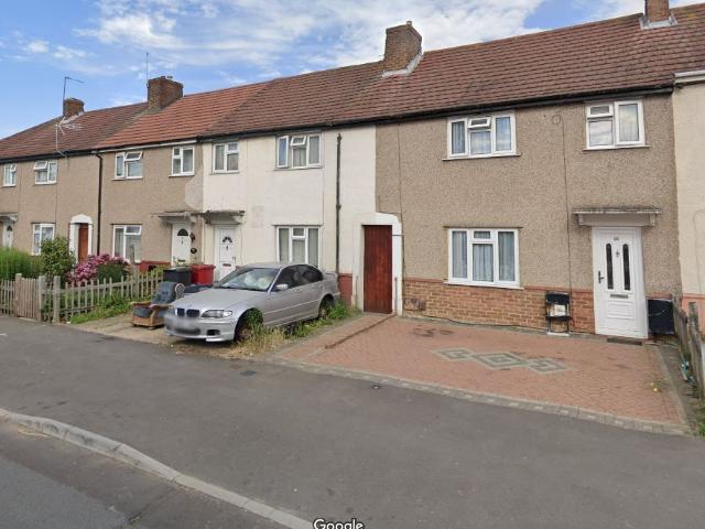 Beresford Avenue, Slough SL2, 3 bed property to rent, £1,800 pcm | PrimeLocation