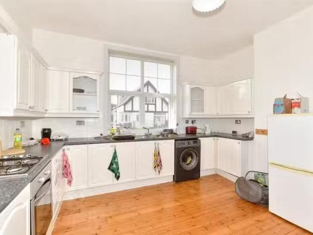Beresford Gardens, Cliftonville. 1 bed apartment for sale £2.