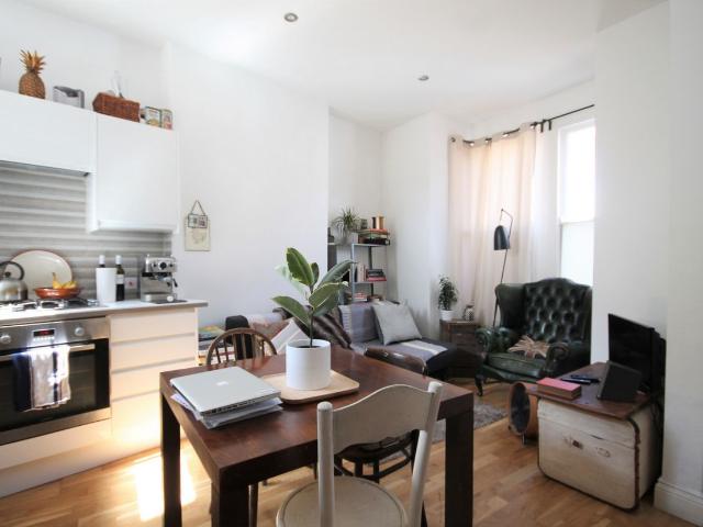 Beresford Road, Wood Green N8, 1 bed flat to rent, £1,668 pcm | PrimeLocation