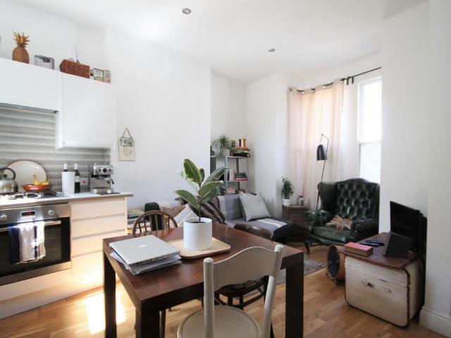 Beresford Road, Wood Green, N8 1 bed flat to rent £1,600 pcm £369 pw