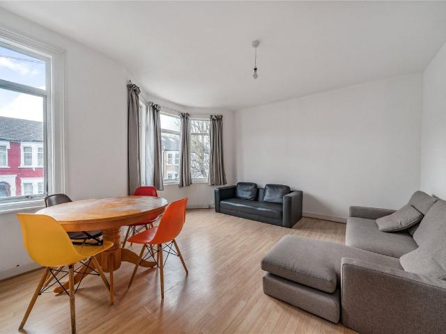 Beresford Road, Harringay, London N8, 2 bed flat to rent, £2,000 pcm | PrimeLocation