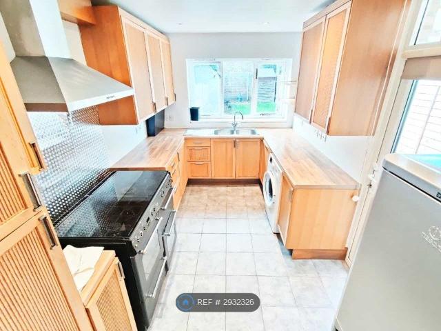 Beresford Road, New Malden KT3, 3 bed semi detached house to rent, £2,100 pcm | PrimeLocation