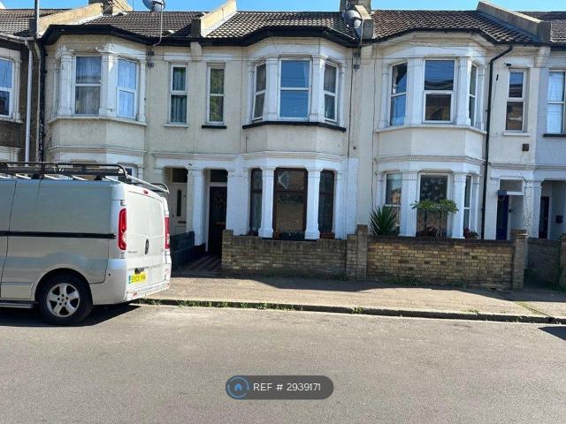 Beresford Road, Southend On Sea SS1, 1 bed flat to rent, £895 pcm | PrimeLocation