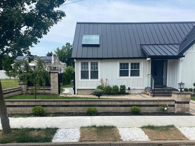 Berg Ave, Hamilton, Home For Sale