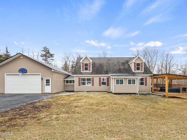 Bergblume Cir, Stamford, Home For Sale