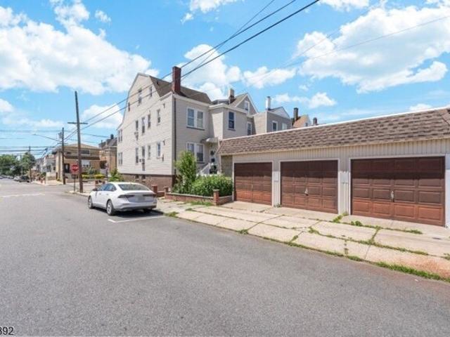 Bergen Ave, Kearny, Home For Sale