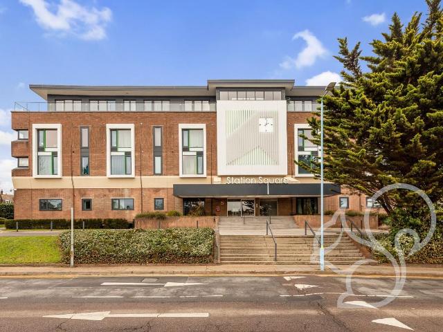 Bergholt Road, Colchester CO4, 1 bed flat to rent, £1,100 pcm | PrimeLocation