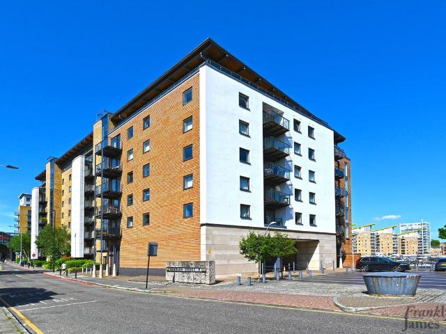 Berglen Court, London, Limehouse E14, 1 bed flat to rent, £1,950 pcm | PrimeLocation