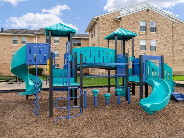 Berkdale Apartments 3 Bedroom Apartment for Rent at 661 Dulles Park Ct, Herndon, VA 20170 Herndon