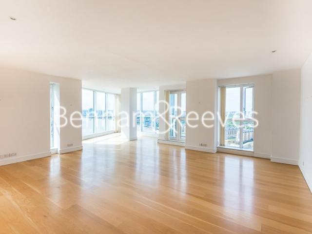 Berkeley Tower, Westferry Circus E14, 3 bed flat to rent, £4,800 pcm | PrimeLocation