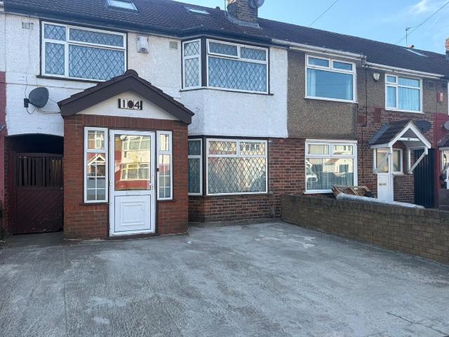 Berkeley Avenue, Hounslow TW4, 5 bed end terrace house to rent, £3,000 pcm | PrimeLocation