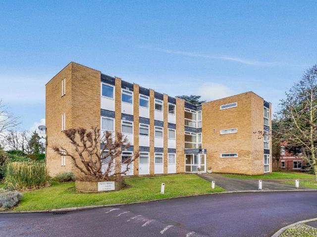 Berkeley Court, Weybridge, Surrey KT13, 2 bed flat to rent, £1,450 pcm | PrimeLocation