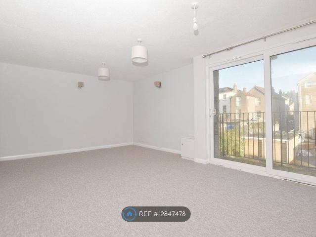 Berkeley Court, Bristol BS7, 2 bed flat to rent, £1,550 pcm | PrimeLocation