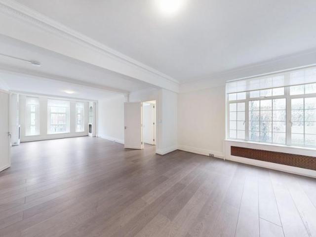 Berkeley Court, Glentworth Street. 3 bed apartment to rent £6,283 pcm £1,450 pw