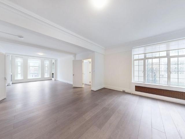 Berkeley Court, Glentworth Street, London NW1, 3 bed flat to rent, £6,283 pcm | PrimeLocation