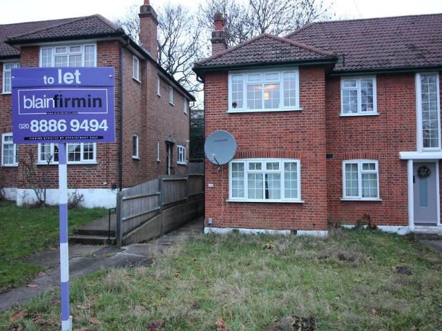 Berkeley Court, Southgate N14, 2 bed maisonette to rent, £1,850 pcm | PrimeLocation