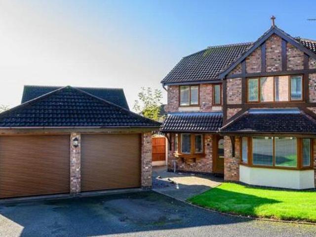 Berkeley Close, Priorslee, 4 Bedroom Detached