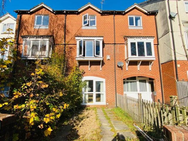 Berkeley Close, Southampton SO15, 4 bed town house to rent, £1,993 pcm | PrimeLocation