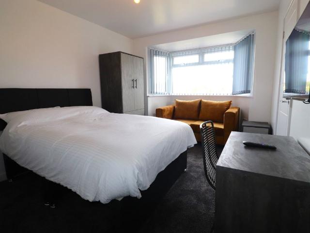Berkeley Crescent, Dartford DA1, Room to rent, £900 pcm | PrimeLocation