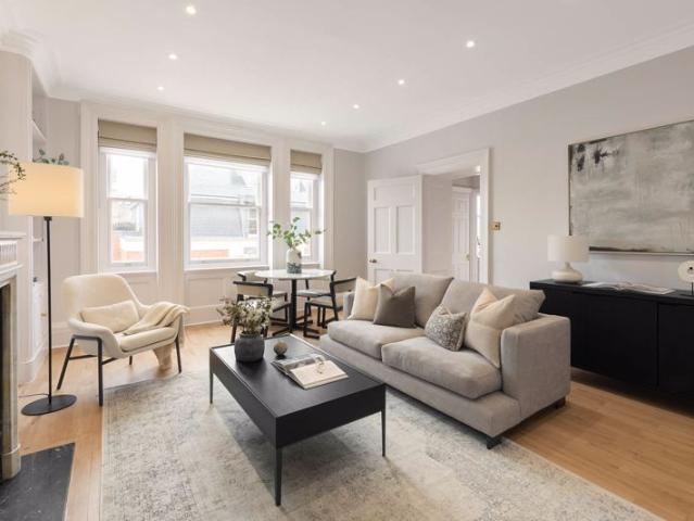 Berkeley House, Hay Hill, Mayfair, London W1J, 1 bed flat to rent, £4,000 pcm | PrimeLocation