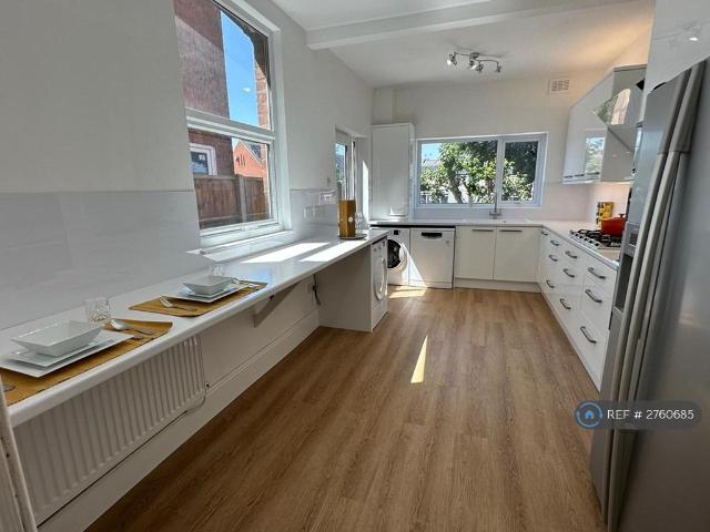 Berkeley Road North, Coventry, CV5 3 bed terraced house to rent £1,550 pcm £358 pw