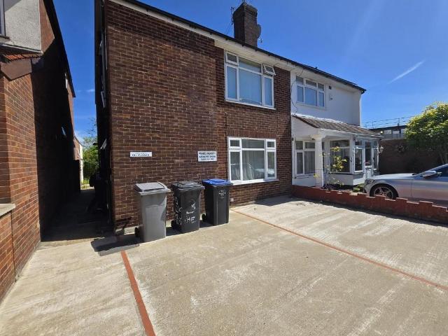 Berkeley Road, London 1 bed flat to rent £1,650 pcm £381 pw