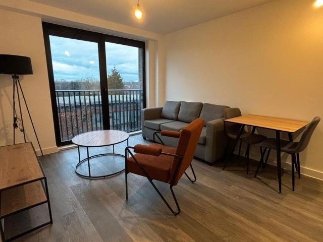 Berkeley Square Apartments, Salford M5, 1 bed flat to rent, £1,000 pcm | PrimeLocation