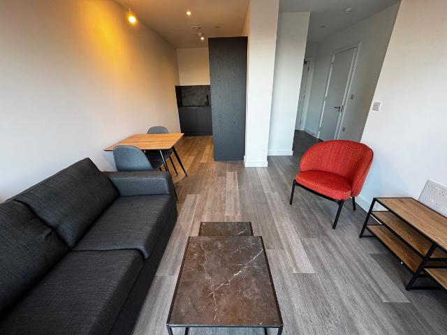 Berkeley Square Apartments, Salford M5, 1 bed flat to rent, £1,050 pcm | PrimeLocation