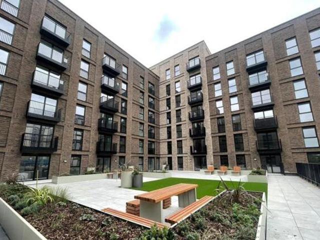 Berkeley Square, Ordsall Lane,2 Bedroom Flat